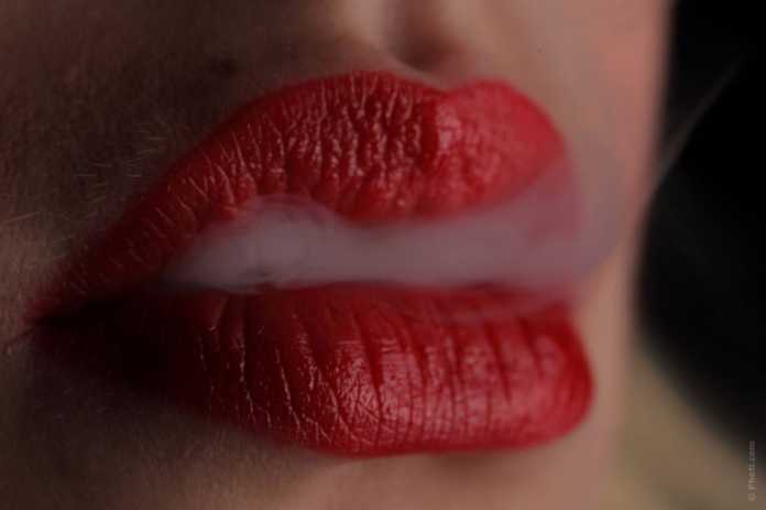 Celebrity Smokers | Celebrity Gossip - Geniusbeauty