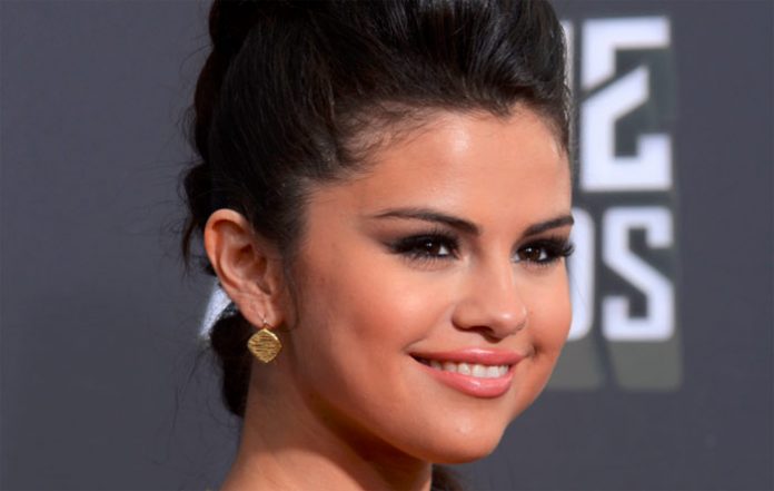 Celebrities with Visible Scars and Where They Got Them | Geniusbeauty