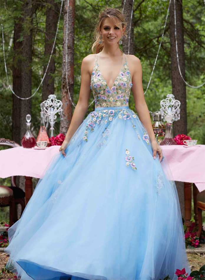 Be The Talk Of The Town With A Well Designed Prom Dress | Geniusbeauty