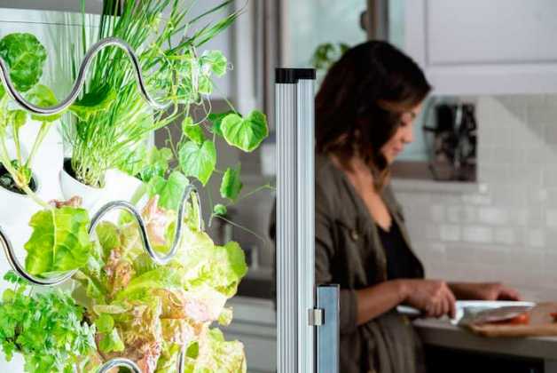 Vertical Indoor Garden Iharvest Grows Veggies Twice as Fast | Geniusbeauty